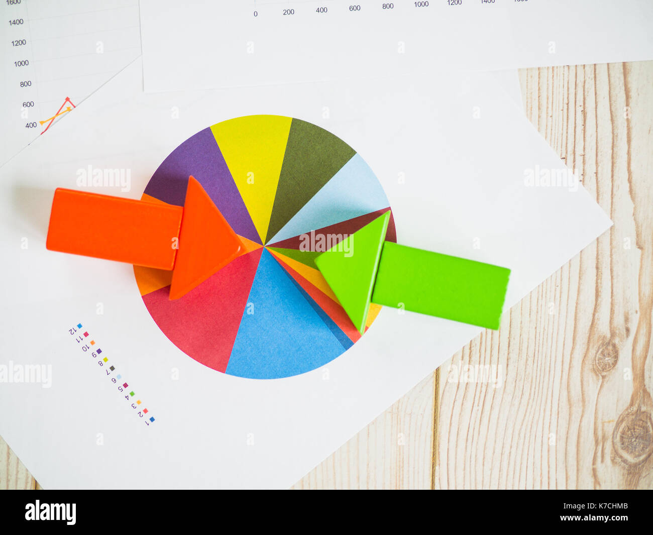 building blocks arrow on pie chart Stock Photo - Alamy