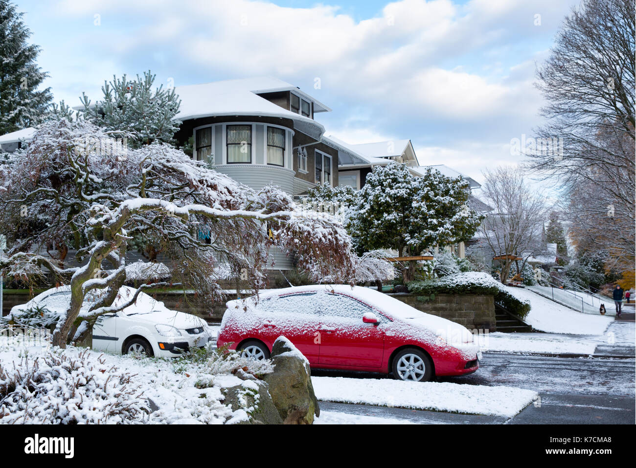 Seattle houses in the snow. Winter scene in the Capitol Hill ...