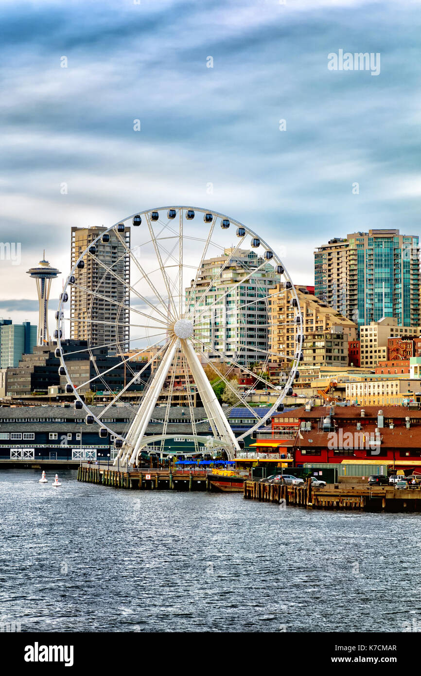 Skyline wheel hi-res stock photography and images - Alamy