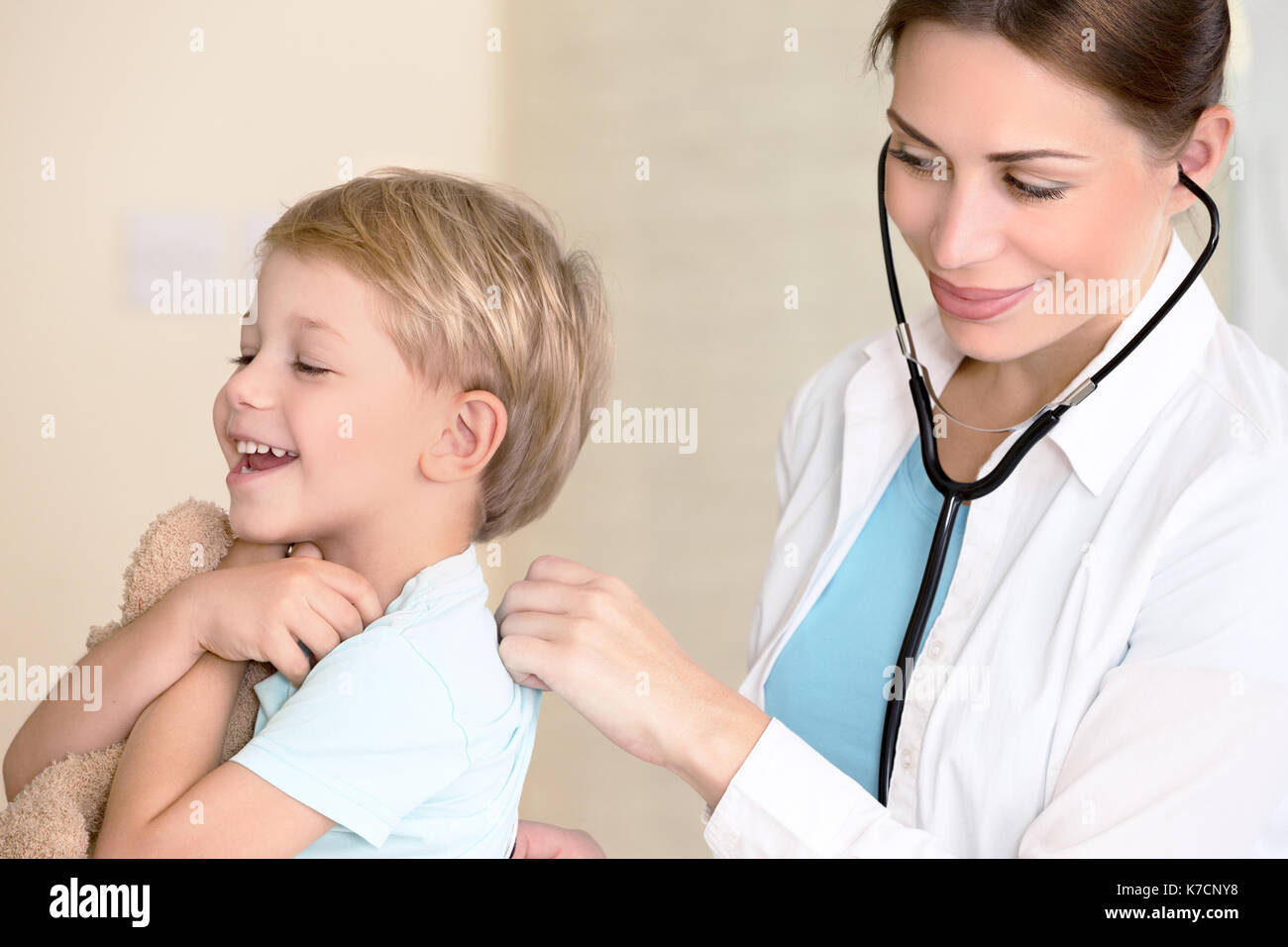Child visiting a doctor hi-res stock photography and images - Alamy