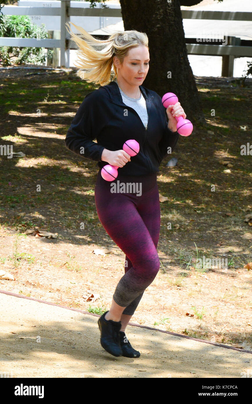 Nikki Lund has an intense workout and looks in great shape after giving ...