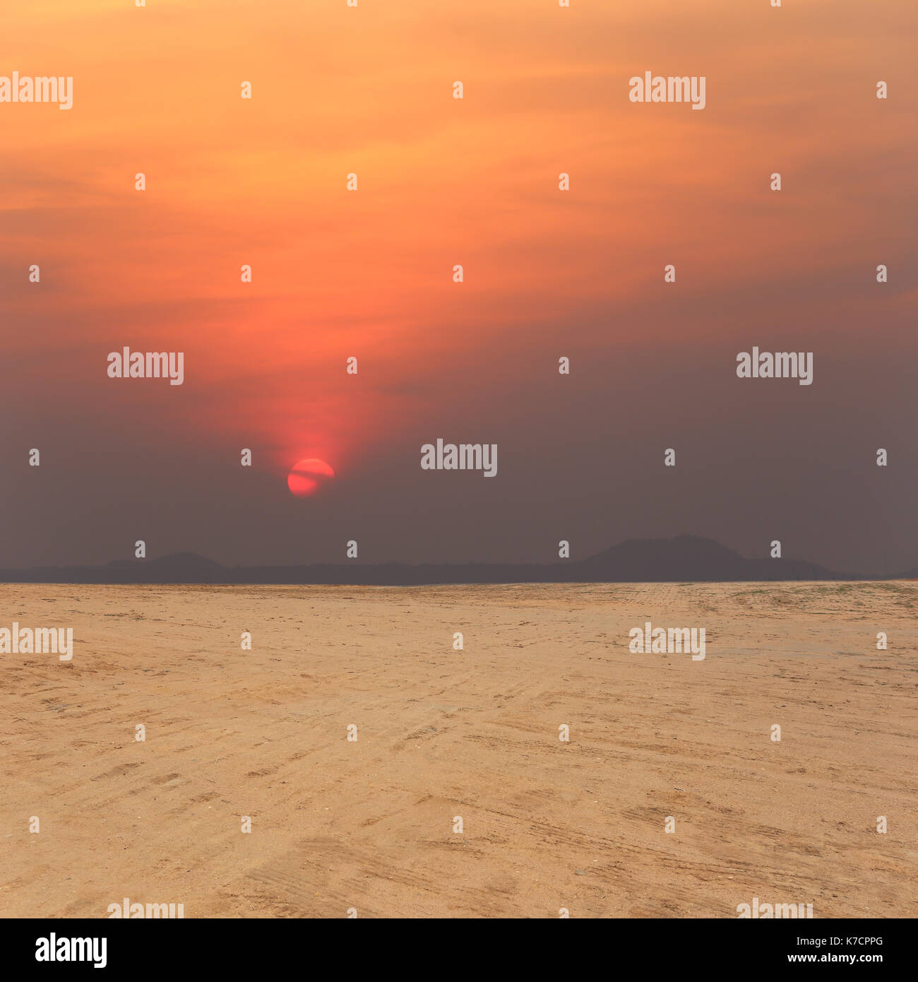 Empty land hi-res stock photography and images - Alamy