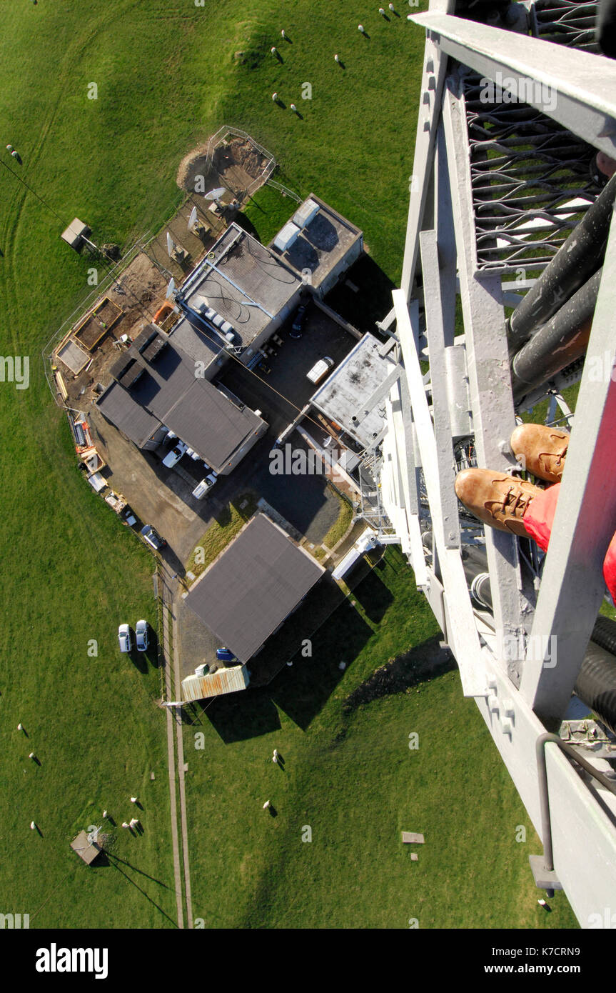 Broadcast riggers hi-res stock photography and images - Alamy