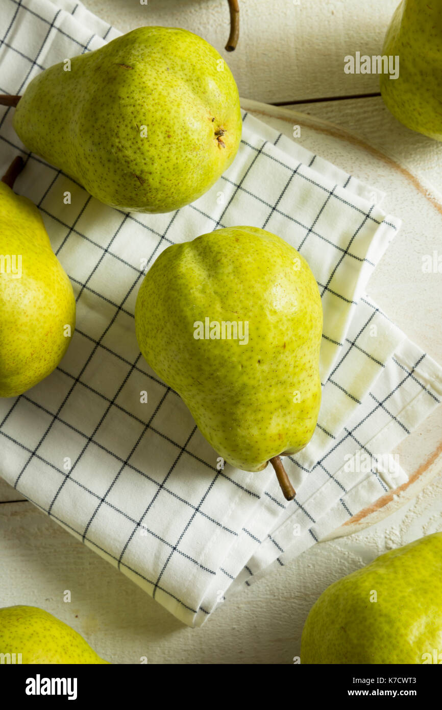Raw Green Organic Bartlett Pears Ready to Eat Stock Photo - Alamy