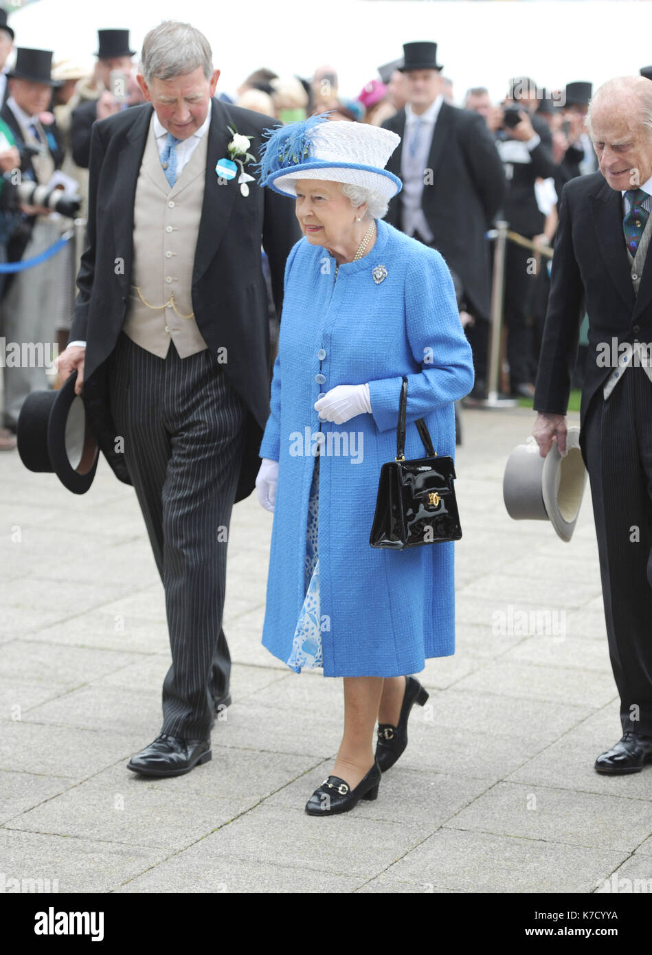 Queen elizabeth black teeth hi-res stock photography and images - Alamy