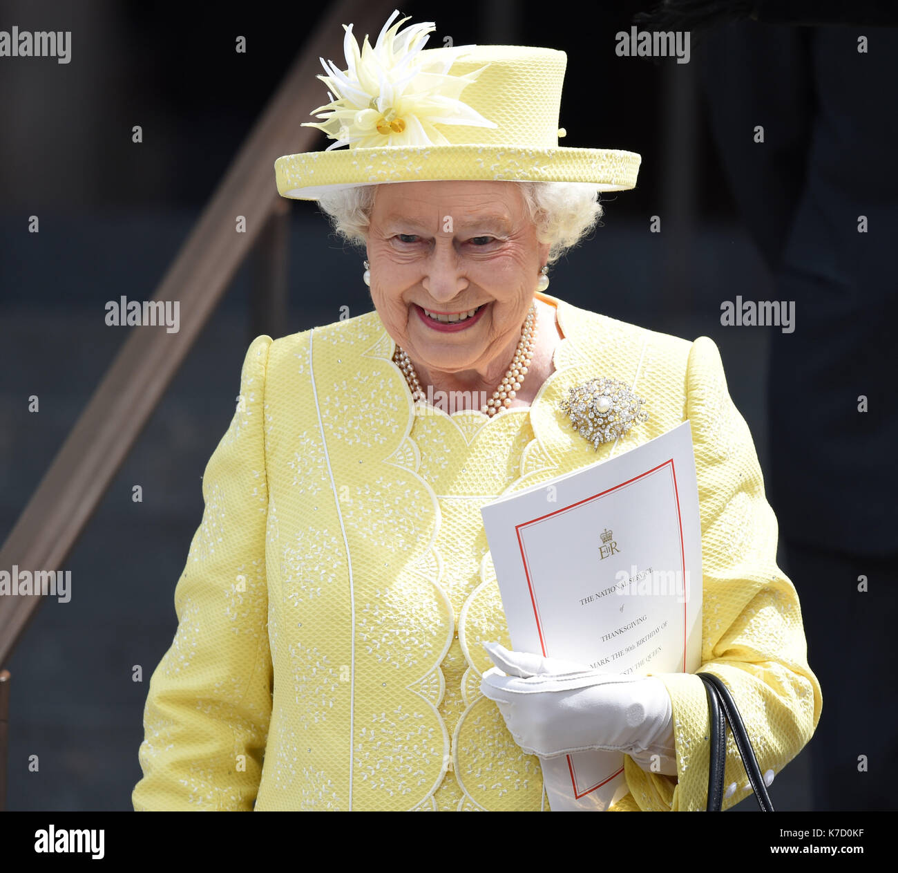 Queen elizabeth smiling 90th hi-res stock photography and images - Alamy