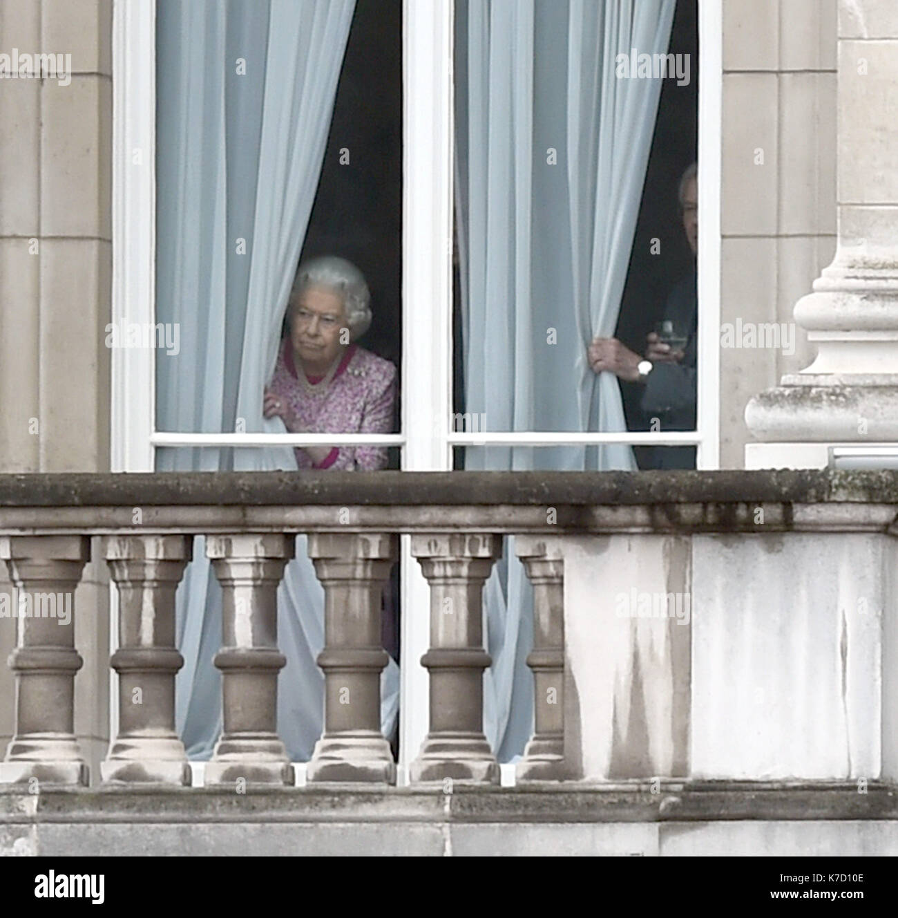 Queens 90th birthday palace hi-res stock photography and images - Alamy