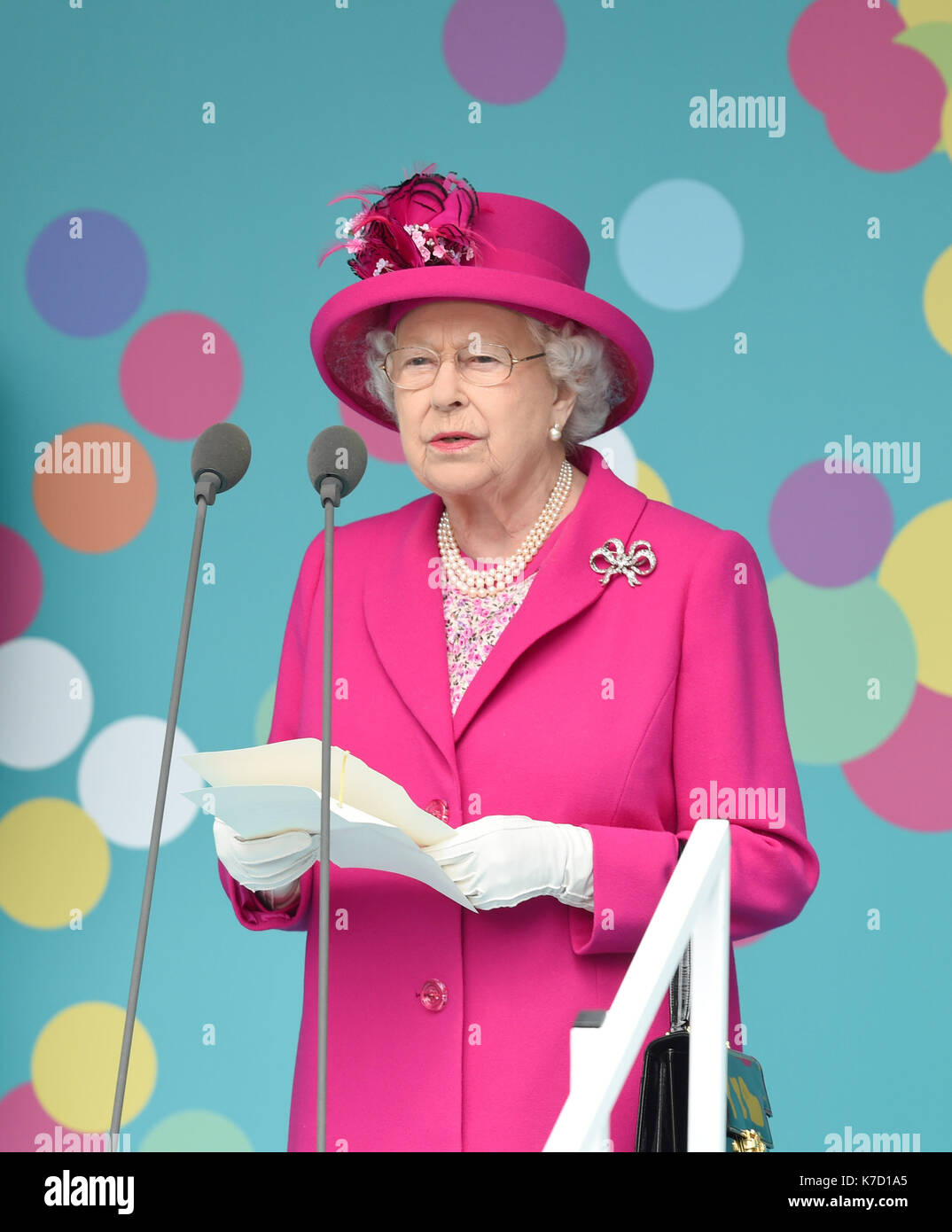 Queen elizabeth ii 90th birthday mall hi-res stock photography and ...