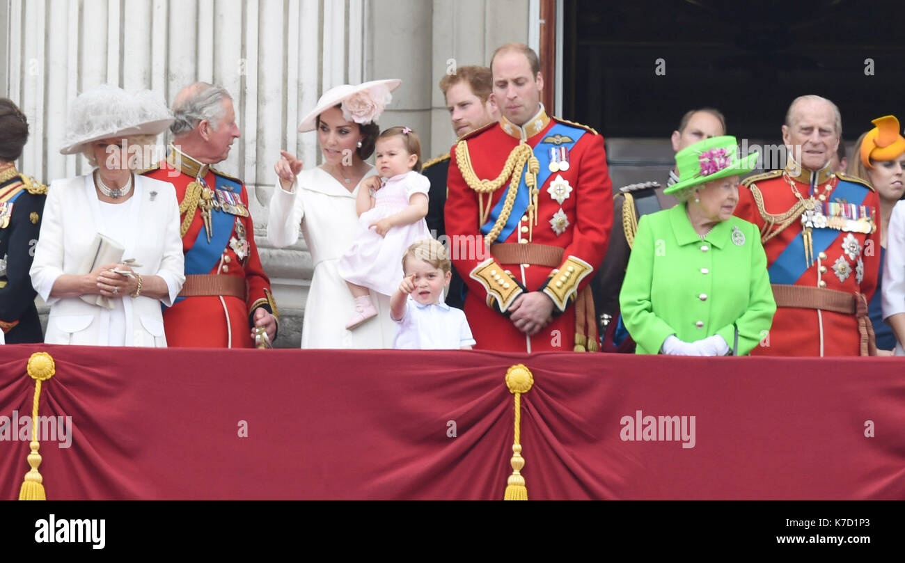 Queen elizabeth ii angry hi-res stock photography and images - Alamy
