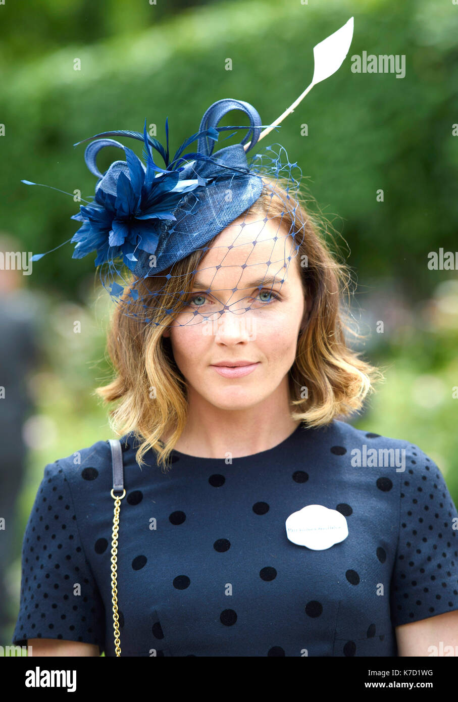 Navy blue dress with short sleeves hi-res stock photography and images ...