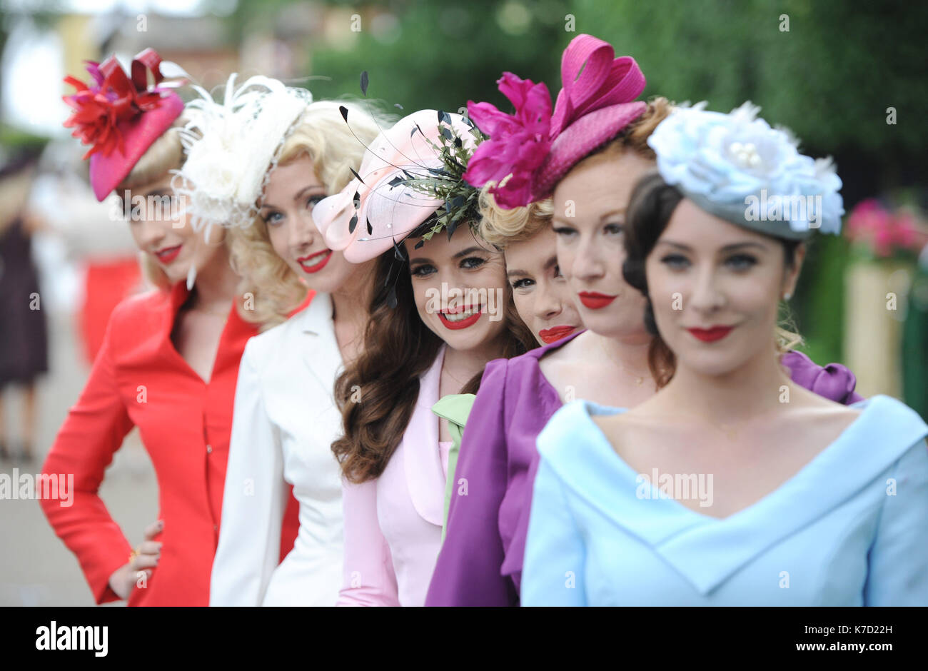 Purple ascot hi-res stock photography and images - Alamy