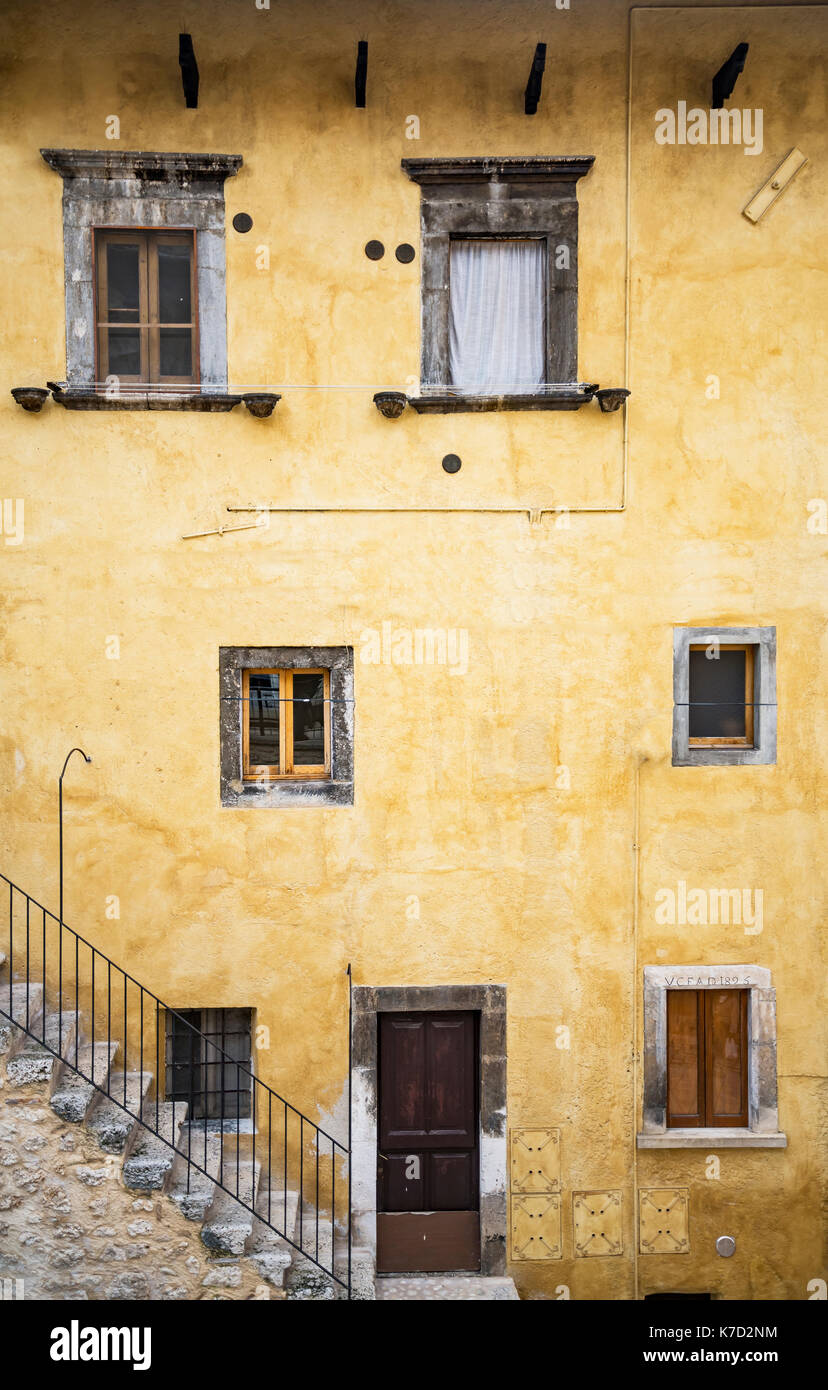 Charming italian villages hi-res stock photography and images - Alamy