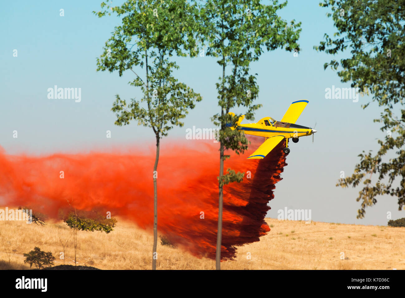 Fire plane hi-res stock photography and images - Alamy