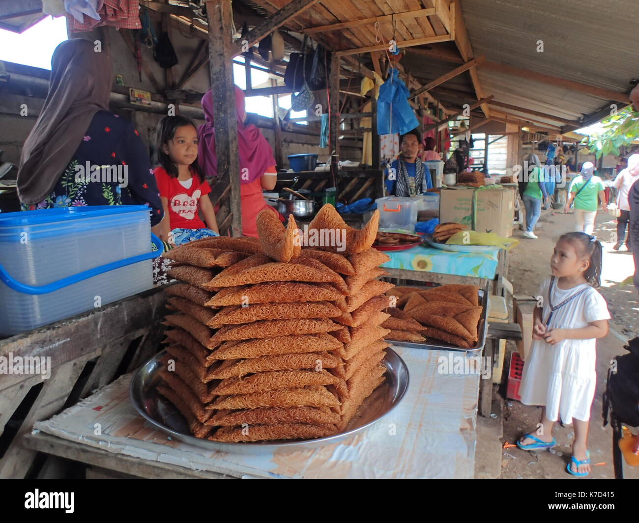 Yakan tribe hi-res stock photography and images - Alamy