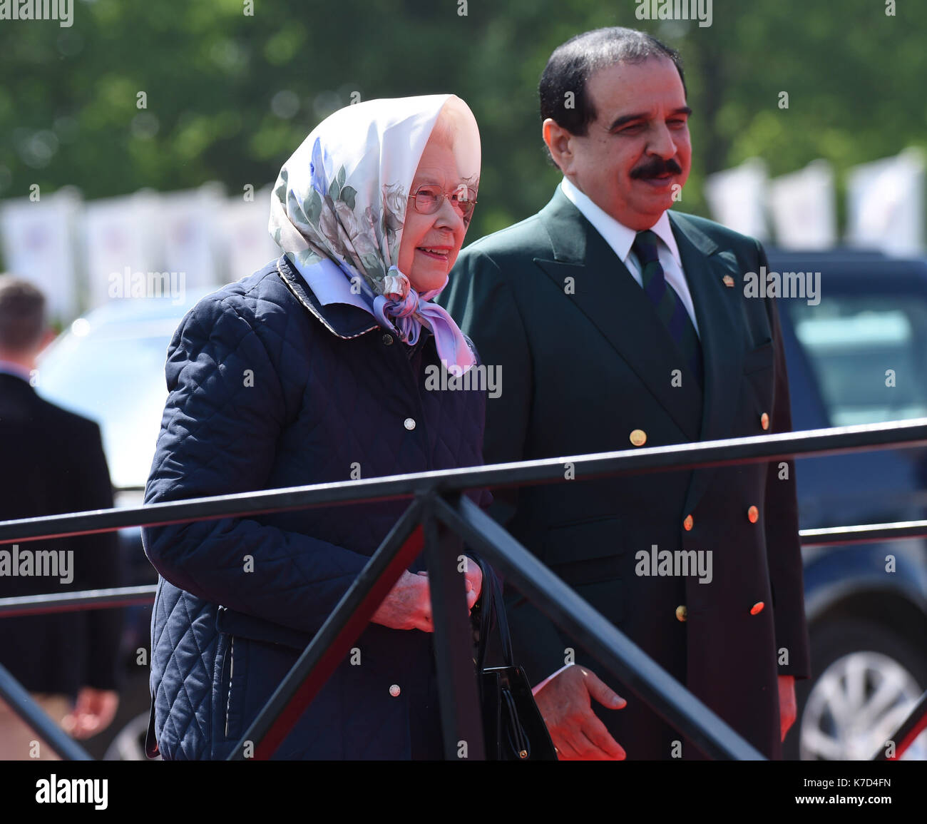 Queen elizabeth black teeth hi-res stock photography and images - Alamy