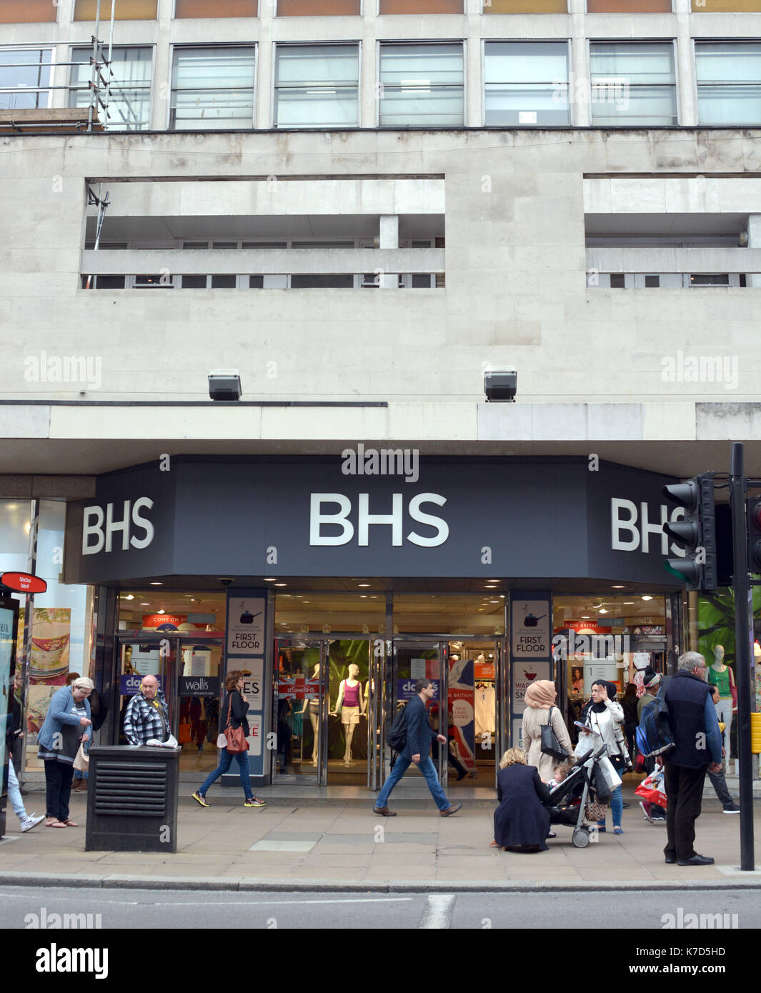 Bhs store in oxford street hi-res stock photography and images - Alamy