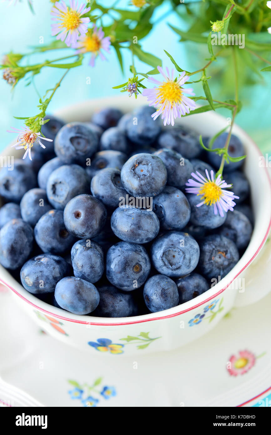 Healthy eating vertical hi-res stock photography and images - Alamy