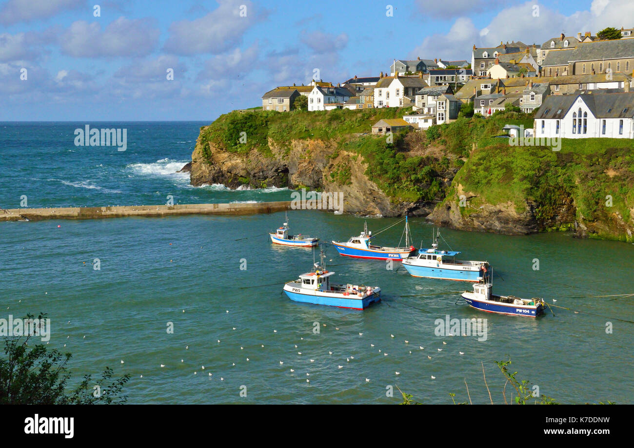 Port Isaac Harbour -a small and picturesque fishing village on the ...