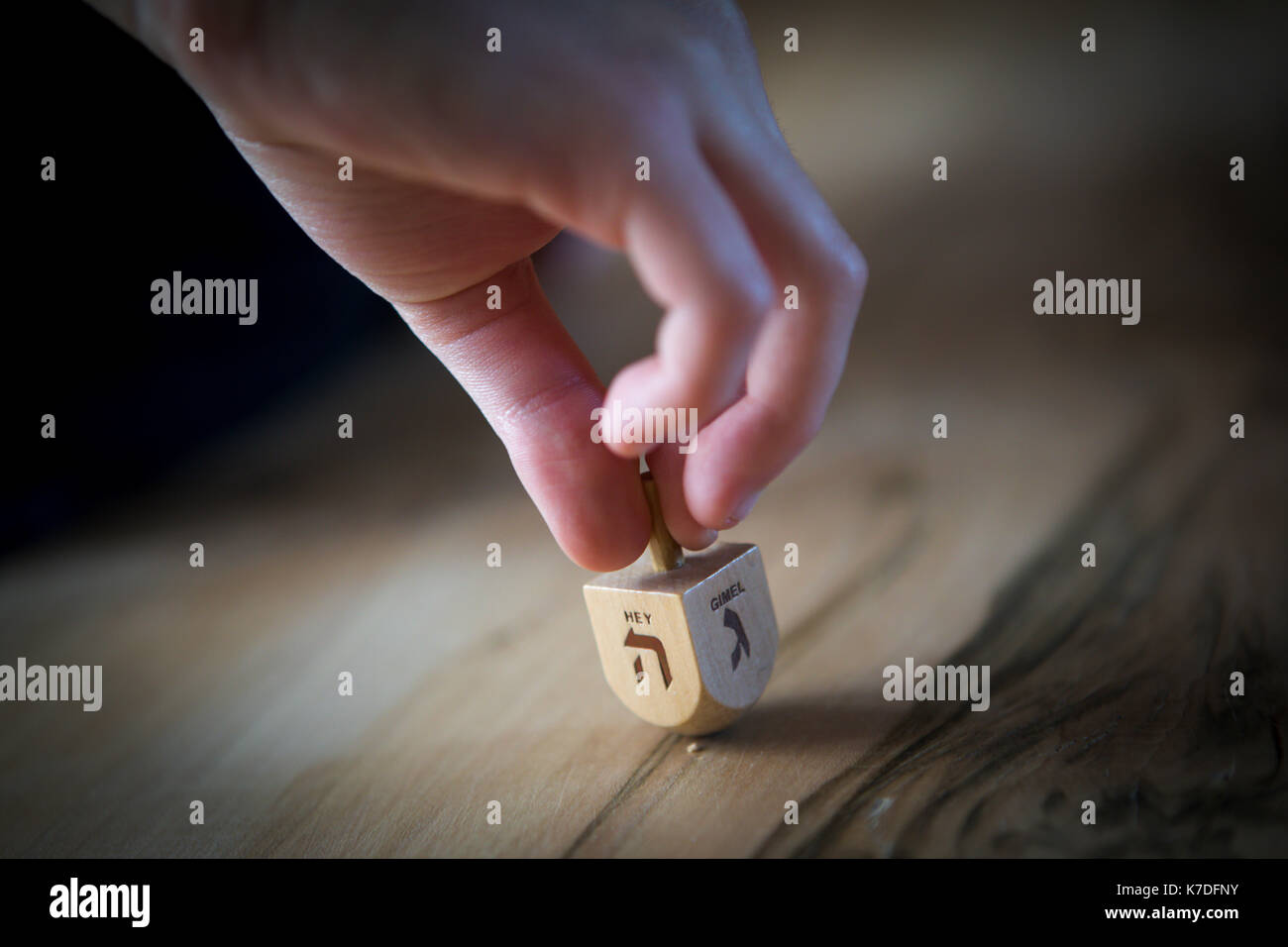 Spinning table hi-res stock photography and images - Alamy