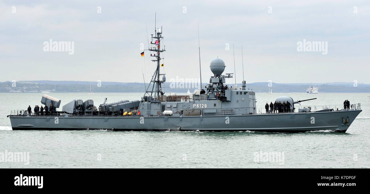 Missile fast patrol boat hi-res stock photography and images - Alamy