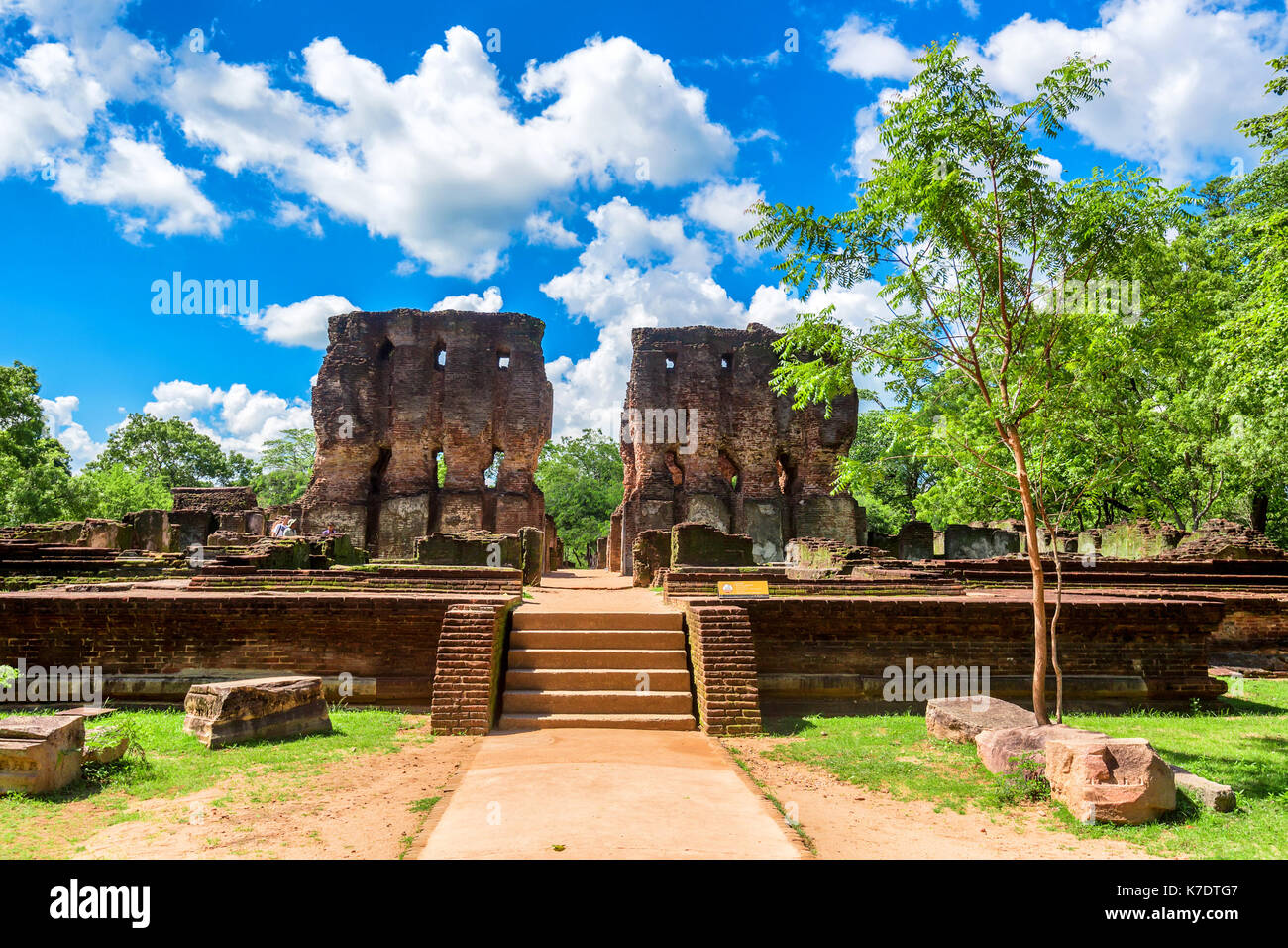 Royal palace of King Parakramabahu in Polonnaruwa Stock Photo - Alamy