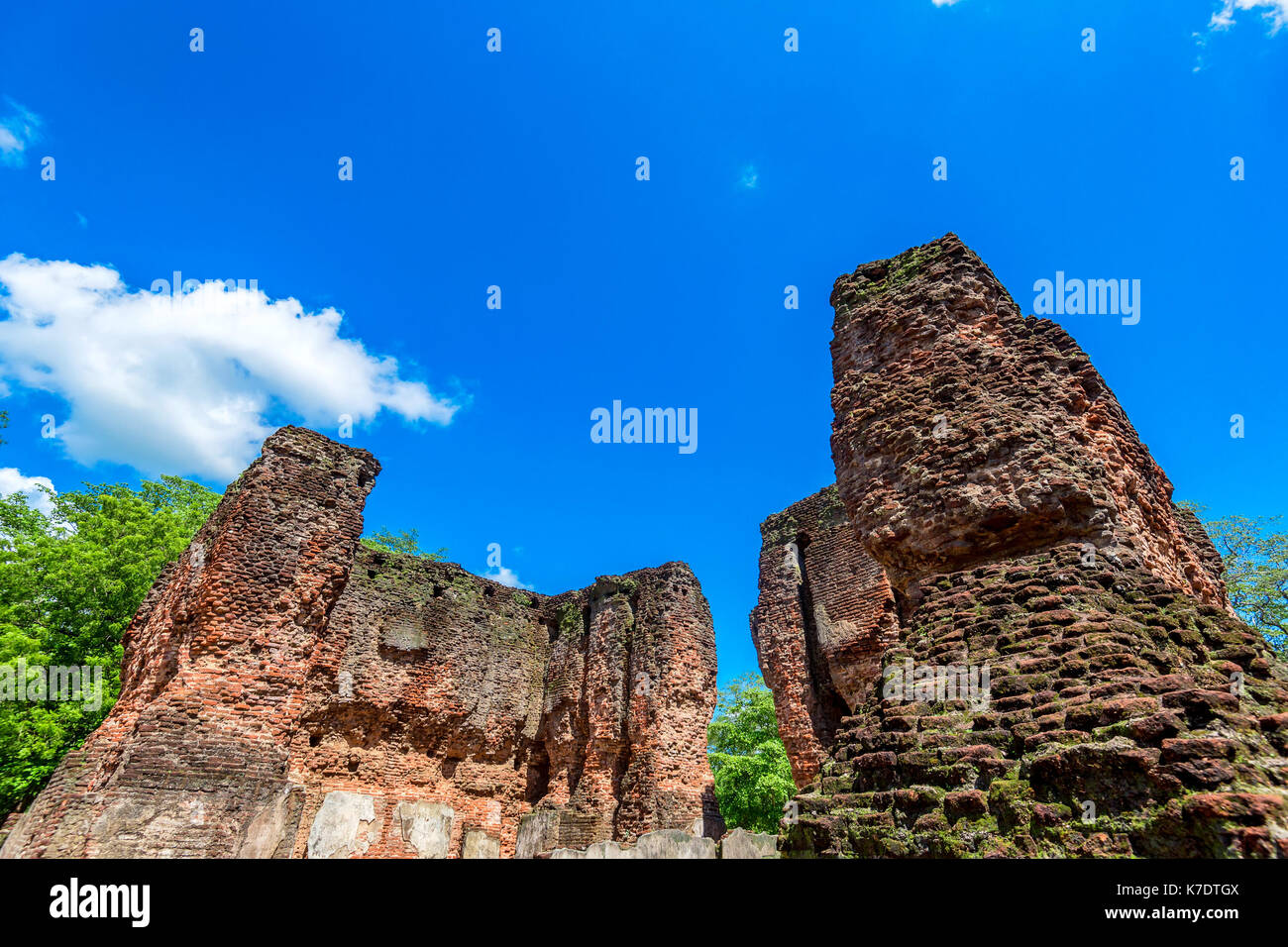 Royal palace of King Parakramabahu in Polonnaruwa Stock Photo - Alamy