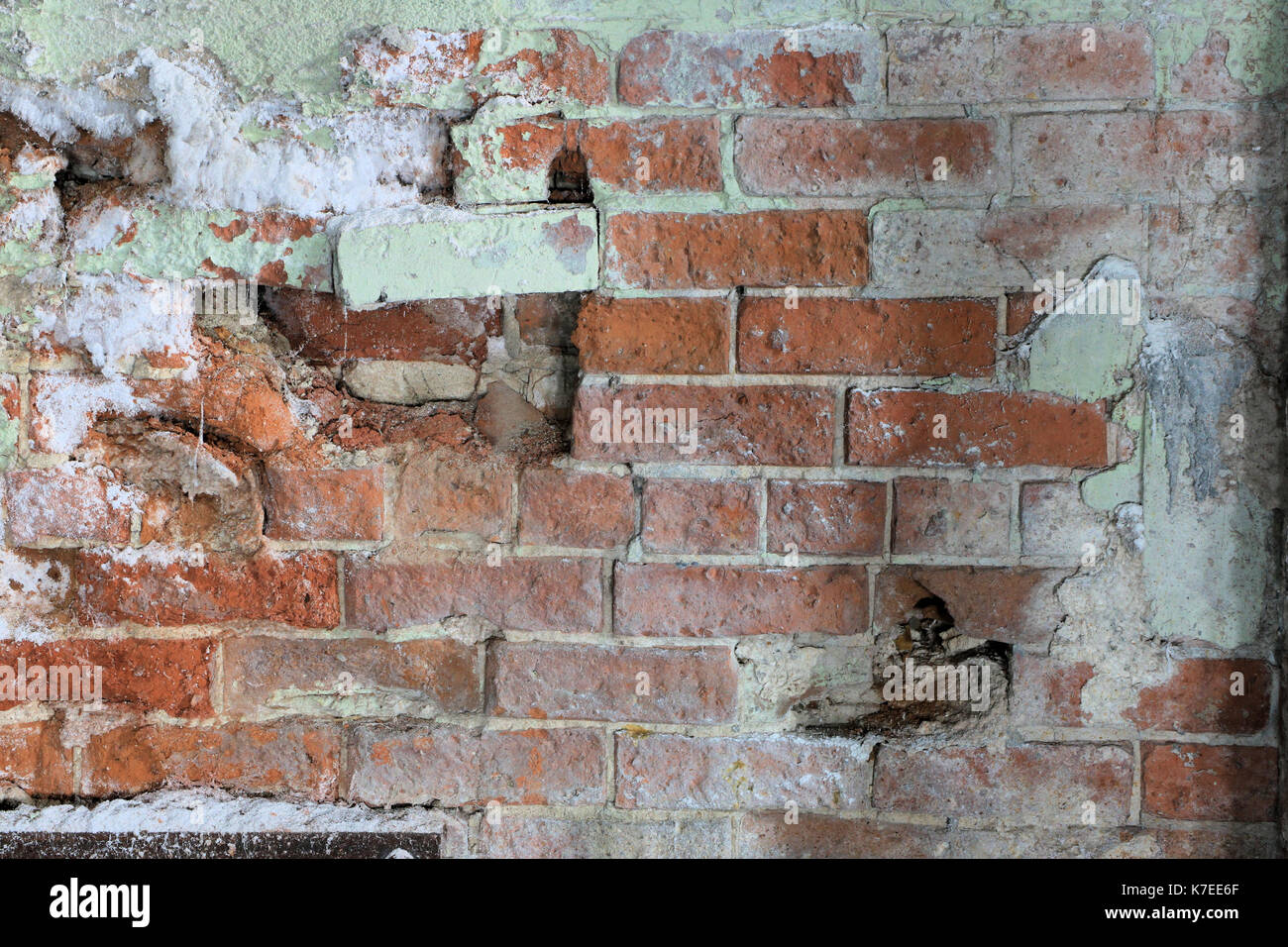 Peeling paint brick wall hi-res stock photography and images - Alamy