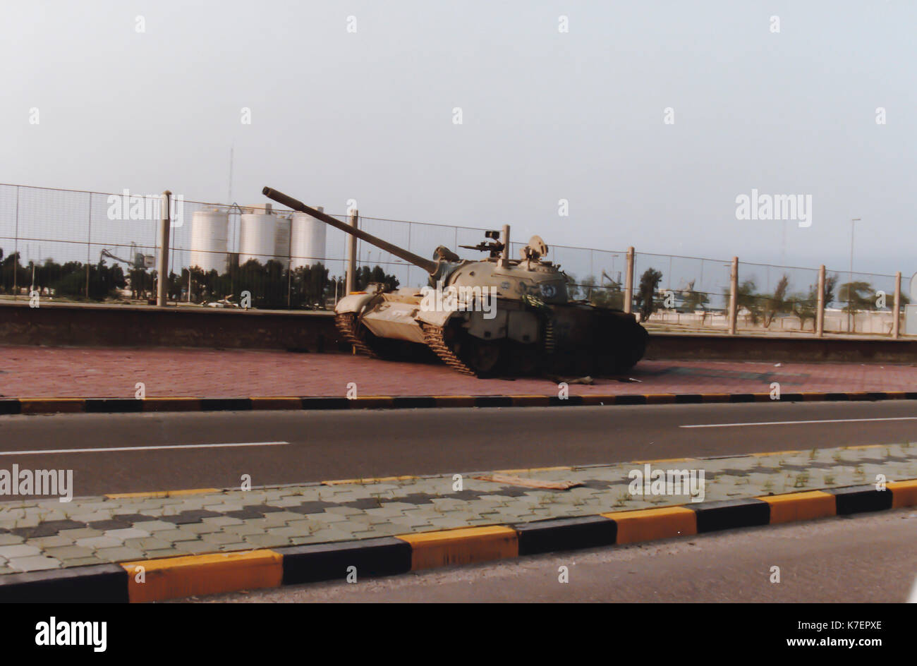 Operation desert storm tank hi-res stock photography and images - Alamy