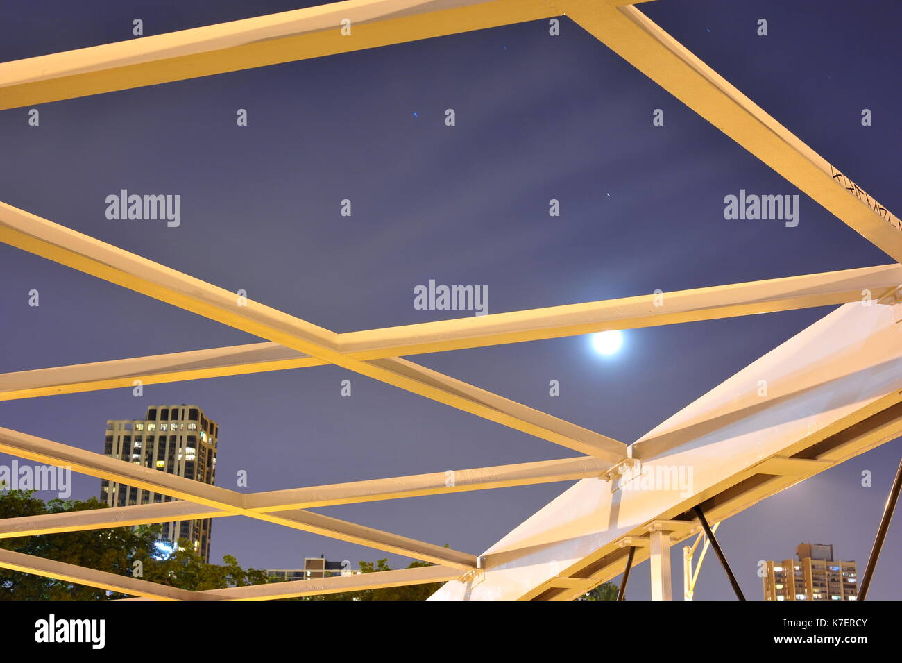 Chicago diamond building hi-res stock photography and images - Alamy