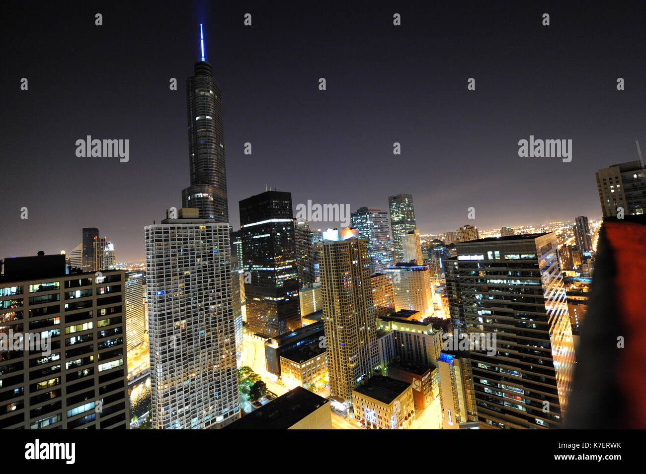Chicago downtown skyline buildings wide hi-res stock photography and ...