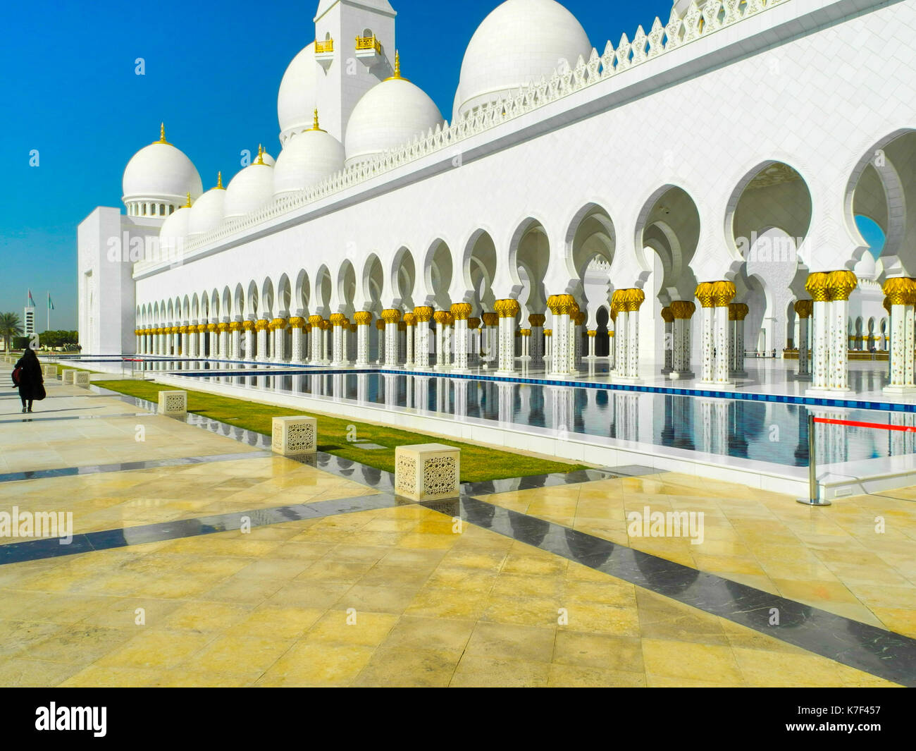 Grand Mosque Abu Dhabi-Sheikh Zayed-Exterior view Stock Photo - Alamy