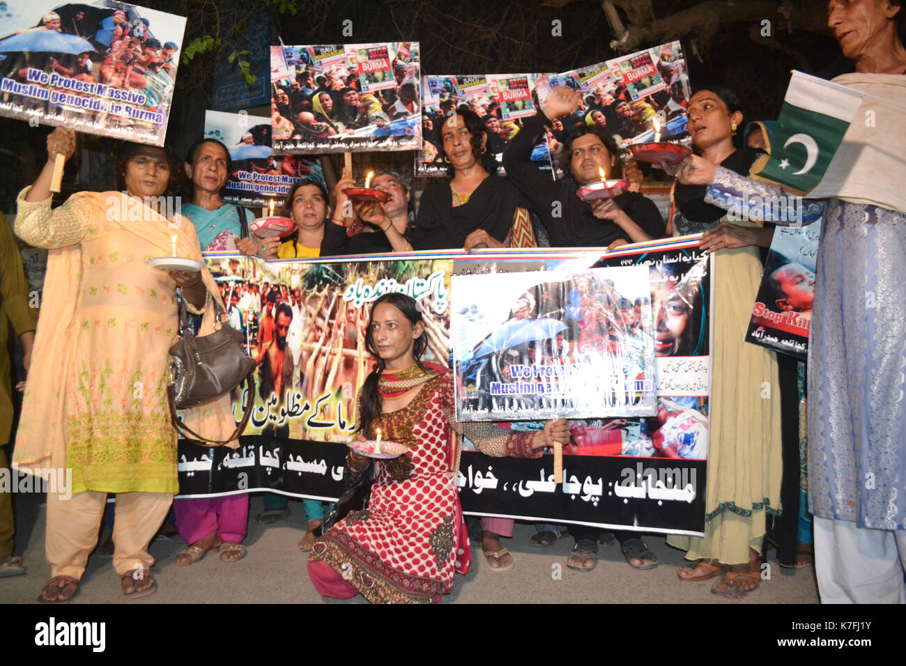 Hyderabad, Pakistan. 15th Sep, 2017. Eunuchs from Hyderabad holds a ...