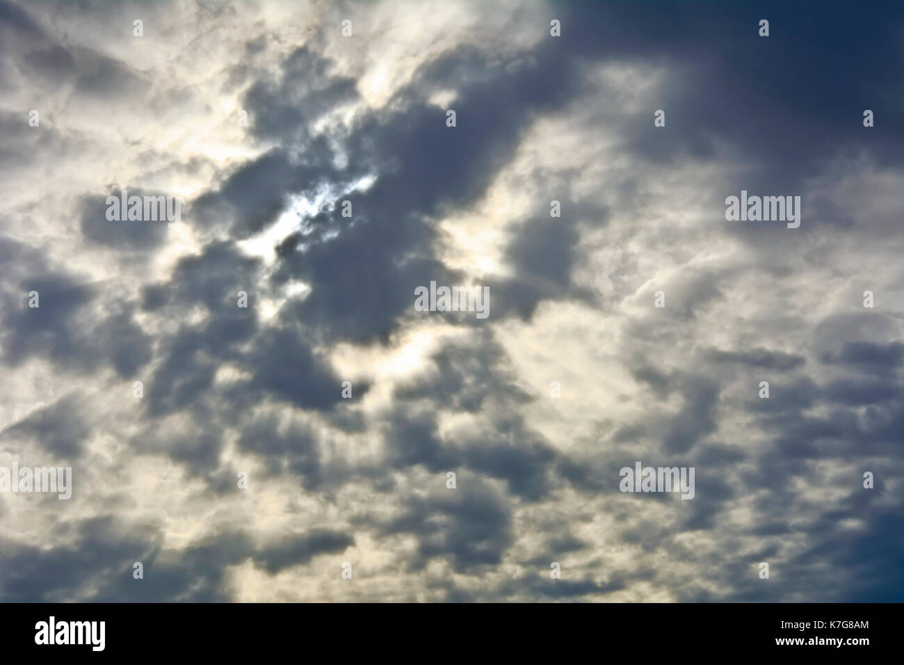 Gray sky with clouds hi-res stock photography and images - Alamy