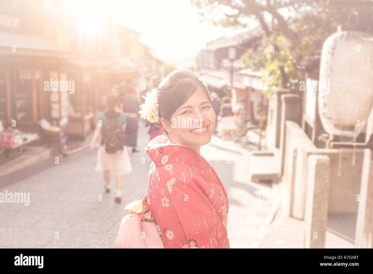 Woman wearing japanese kimono hi-res stock photography and images - Alamy