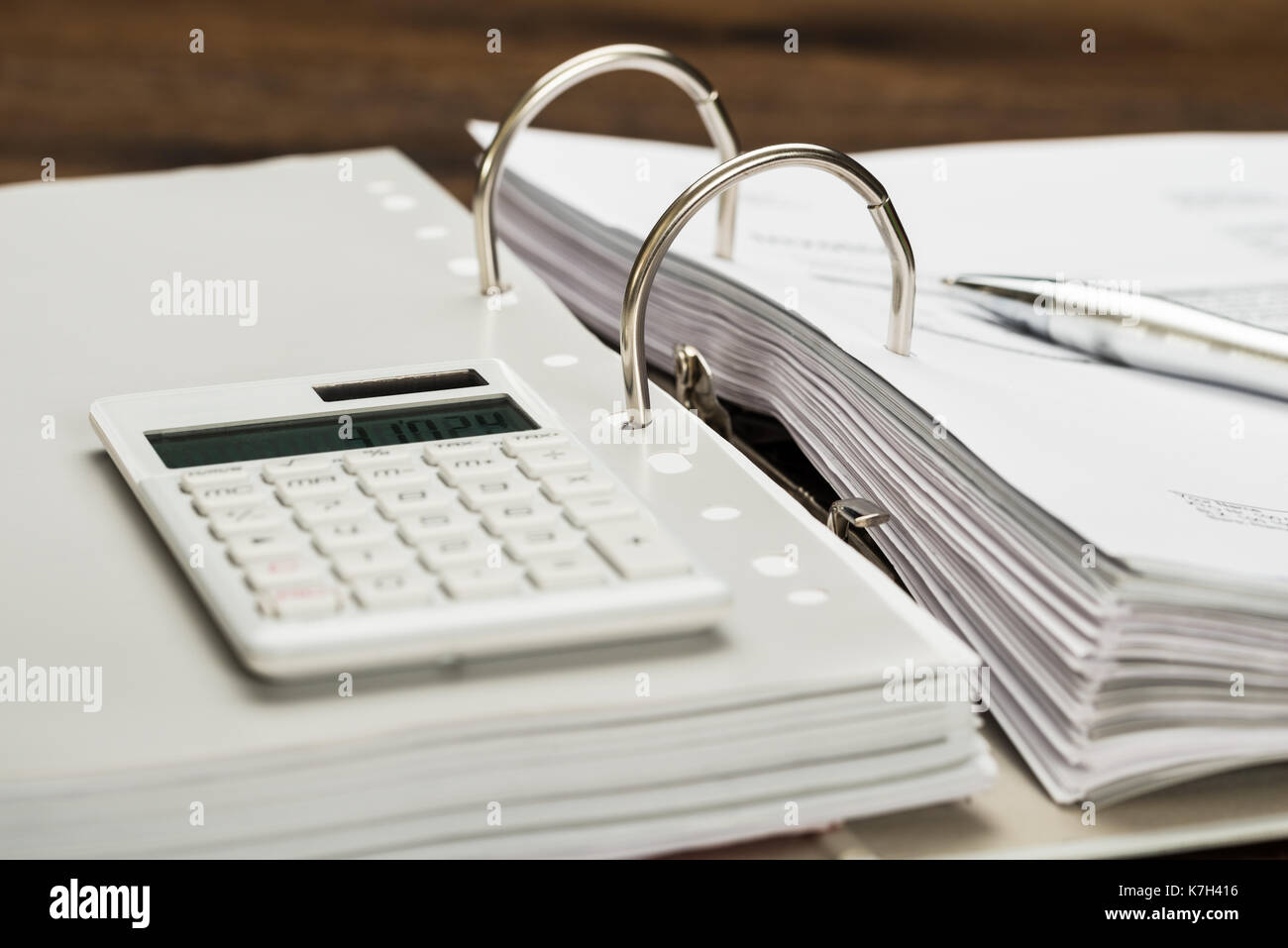 Invoice calculator pen hi-res stock photography and images - Alamy