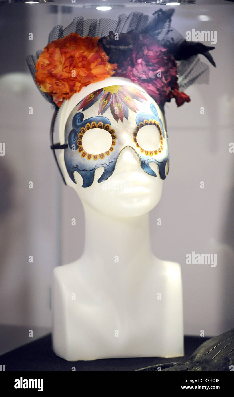 Stephanie mask hi-res stock photography and images - Alamy