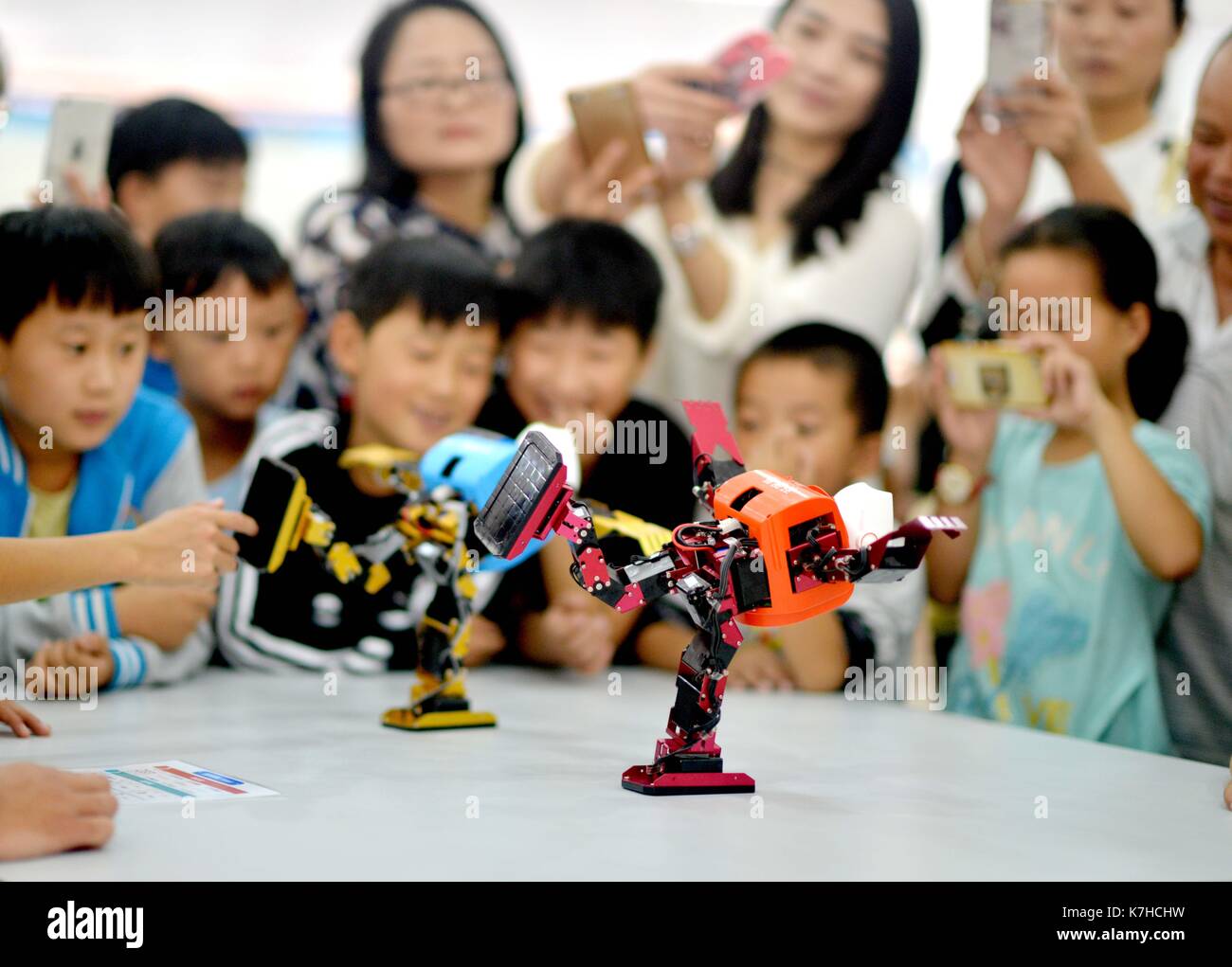 Technology and popularization hi-res stock photography and images - Alamy