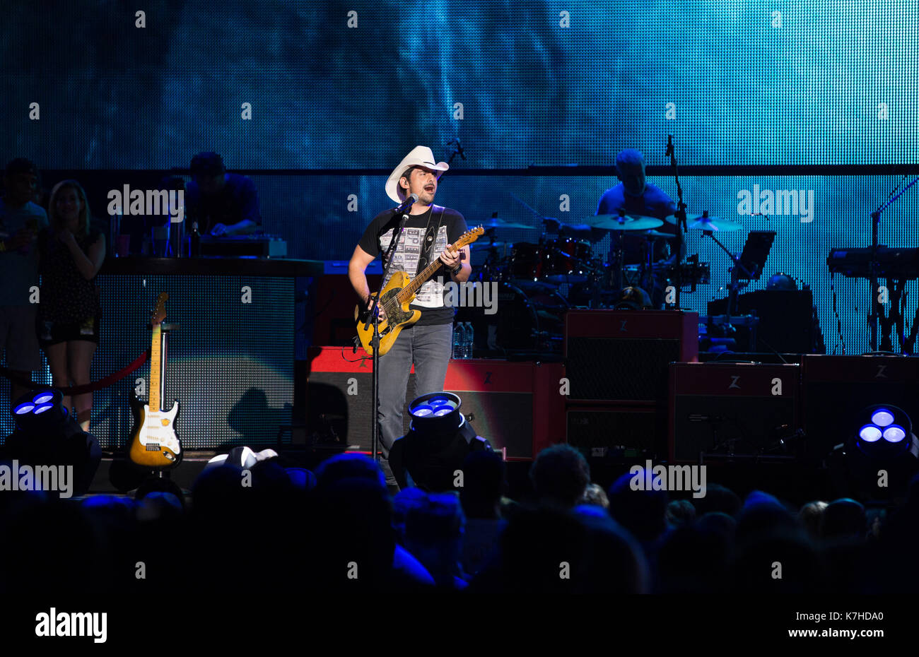 West Palm Beach, FL, USA. 15th Sep, 2017. Brad Paisley performs during ...