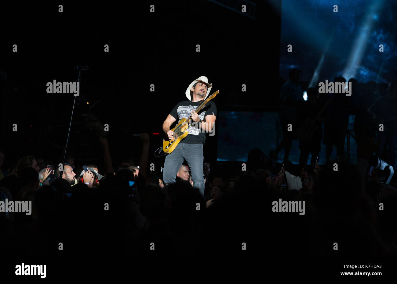 West Palm Beach, FL, USA. 15th Sep, 2017. Brad Paisley performs during ...