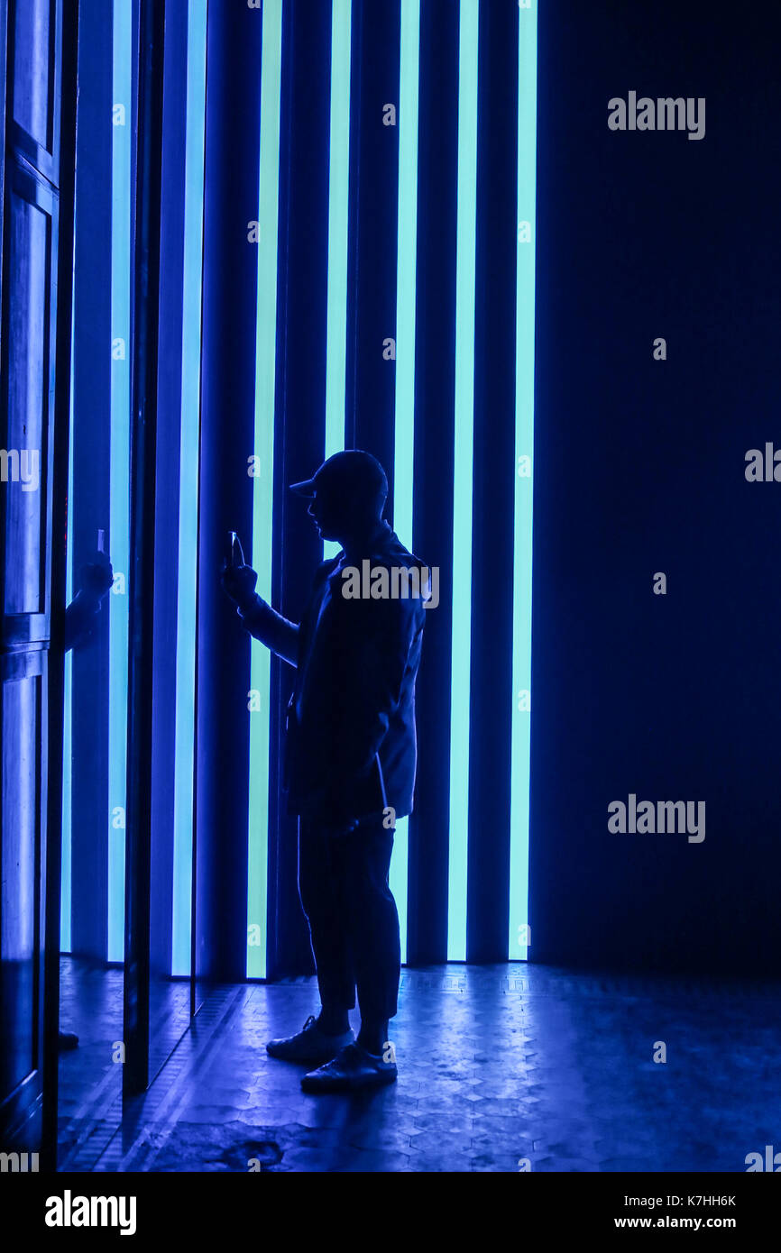 London, UK. 16th Sep, 2017. Reflection Room, an immersive coloured ...