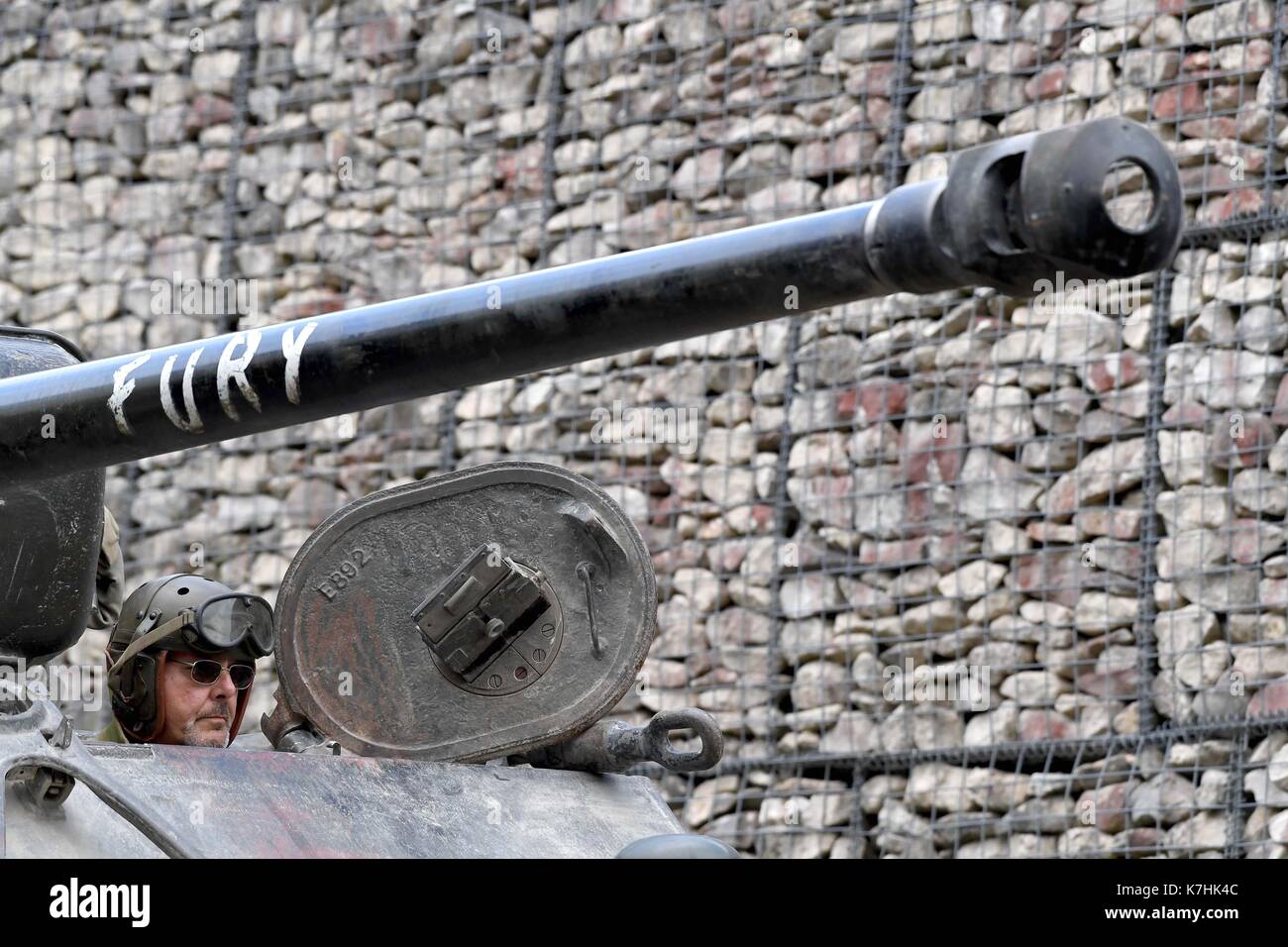 Demonstration at Bovington Tank Museum of the M4 Sherman from the film ...