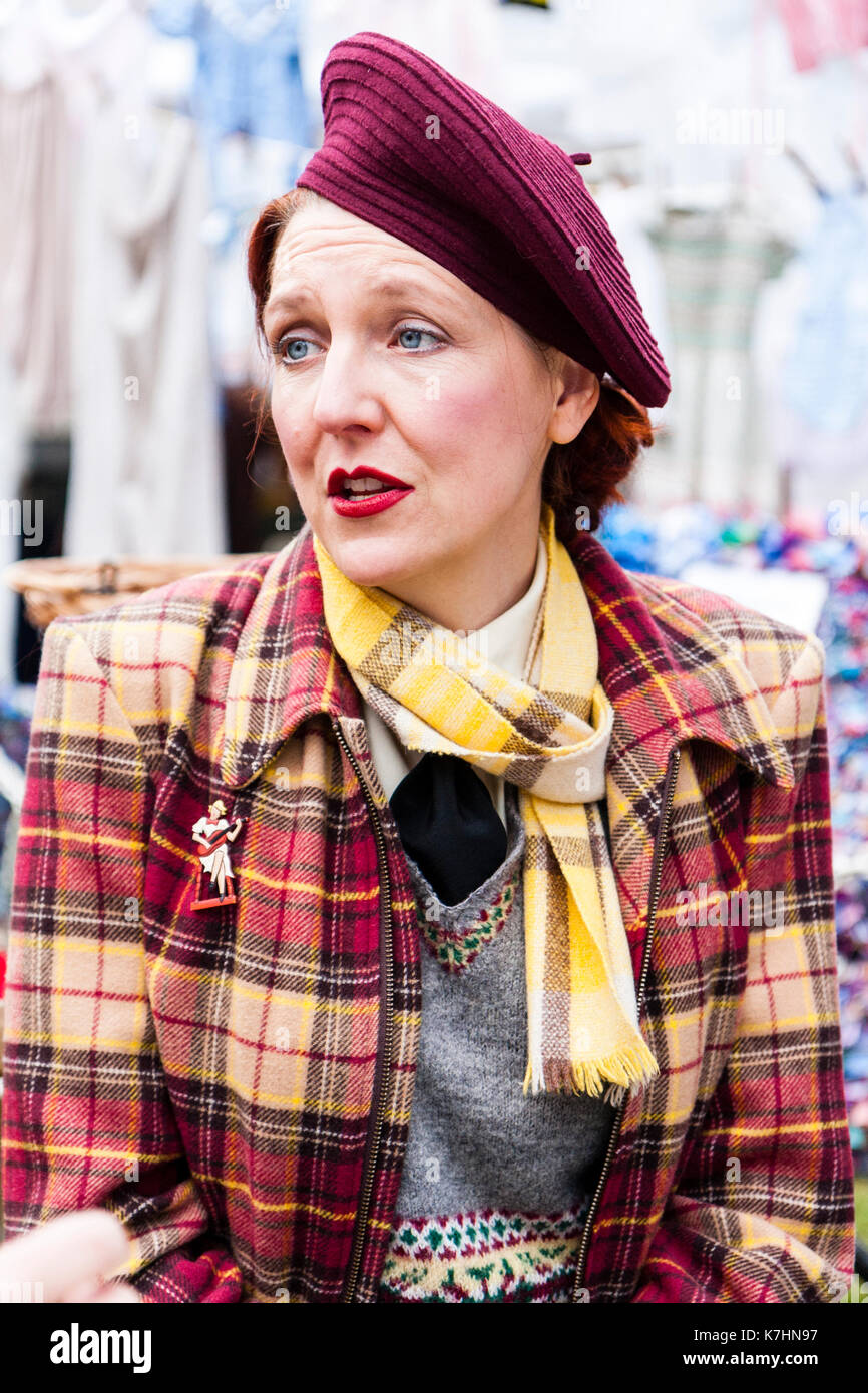 1940s clothing hi-res stock photography and images - Alamy