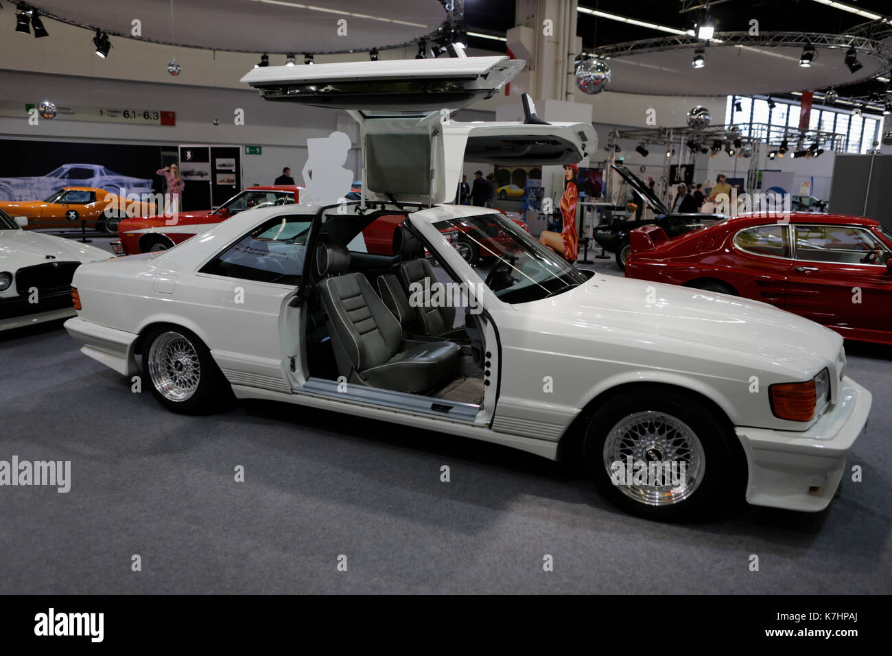 Mercedes benz 500 sec sgs gullwing hi-res stock photography and images ...