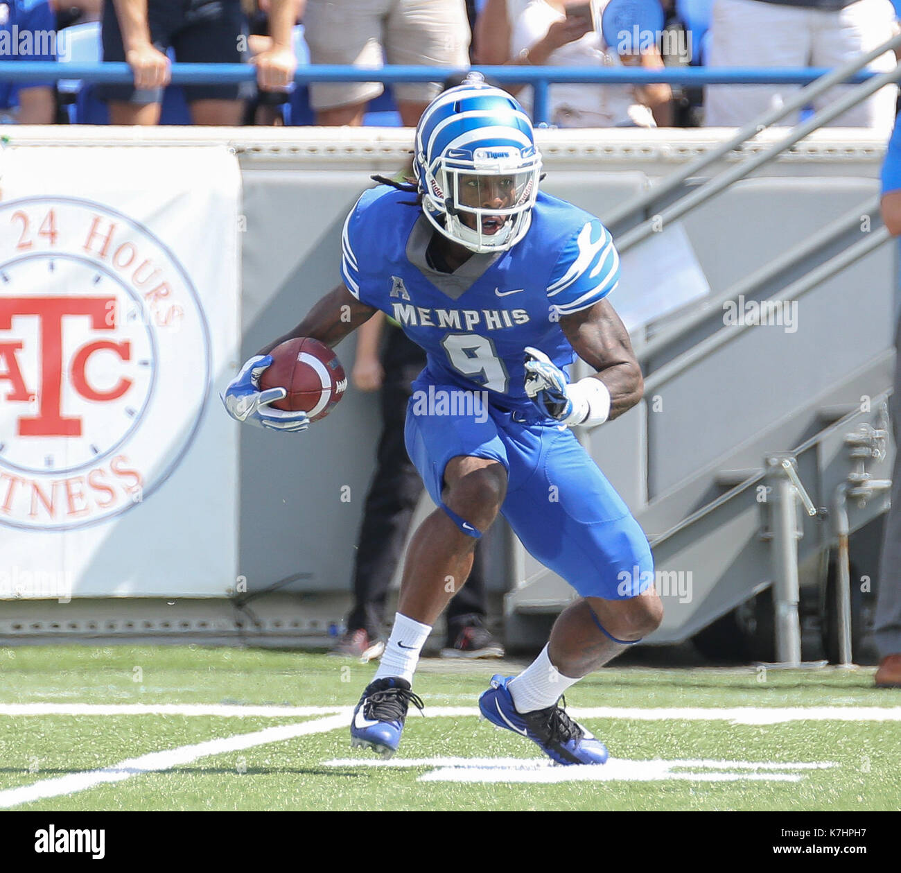 September 16, 2017: Memphis's John ''Pop'' Williams #9 returns a kick ...