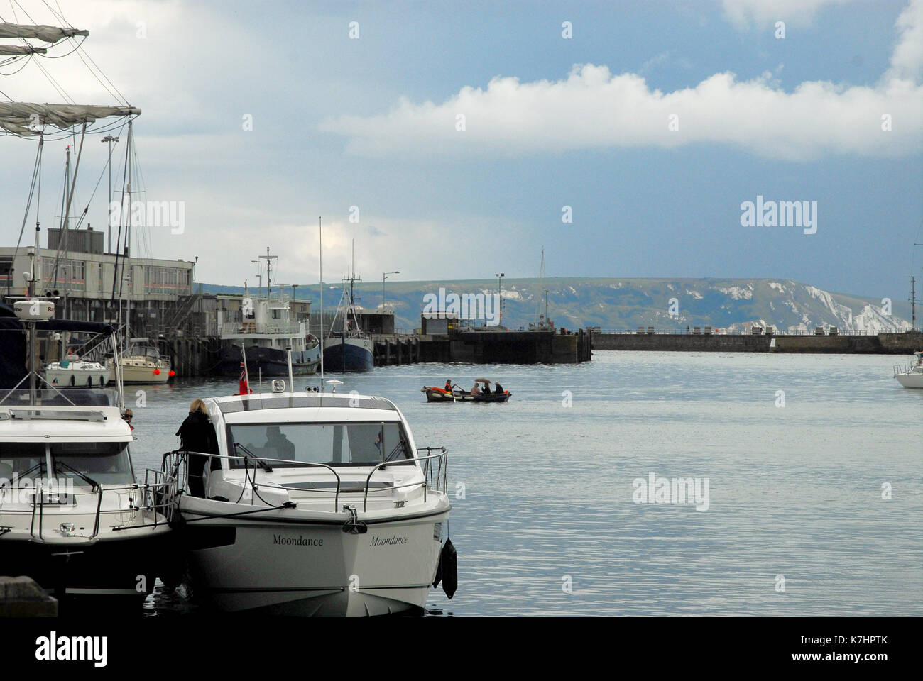 Weymouth, UK. 16th September 2017- the harbour row-boat ferry makes the ...