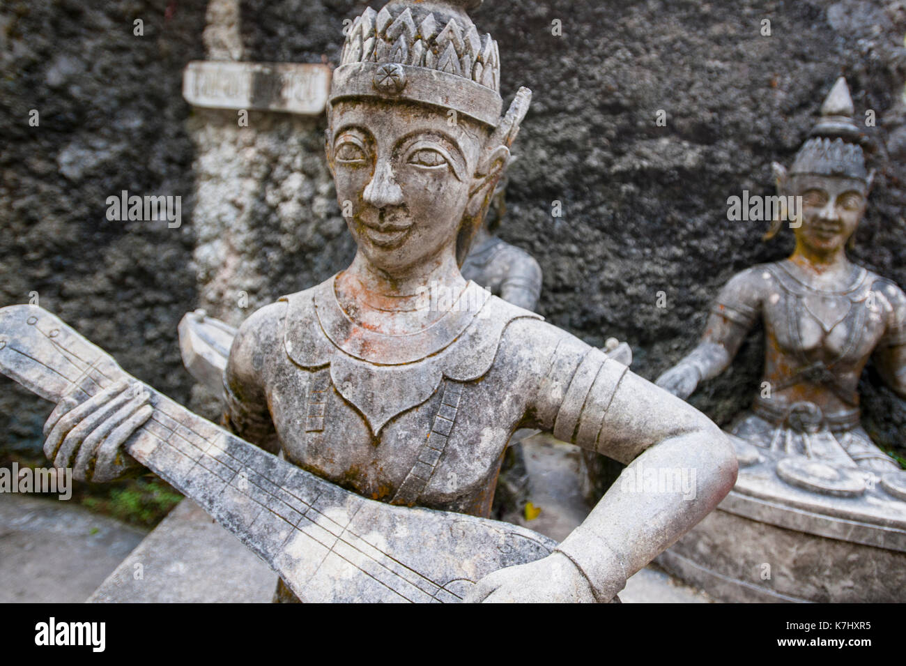 The secret garden statues hi-res stock photography and images - Alamy