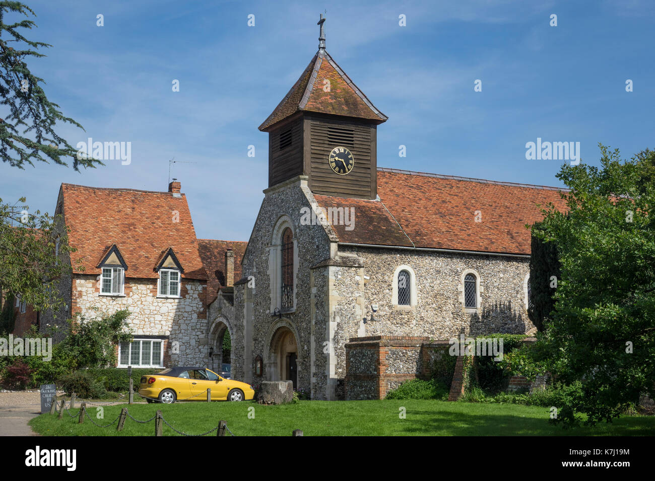 Hurley village church hi-res stock photography and images - Alamy