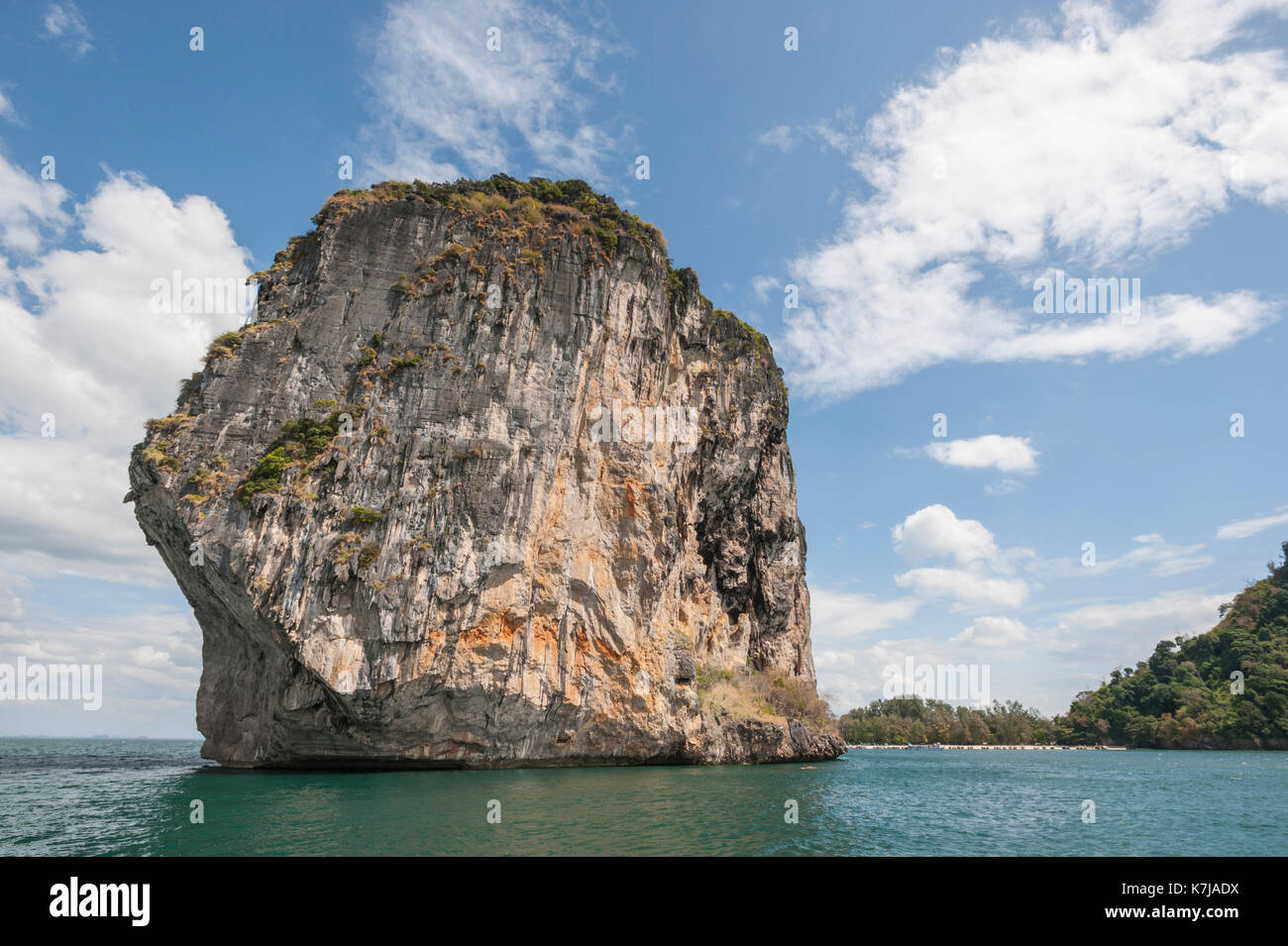 Karsts thailand hi-res stock photography and images - Alamy
