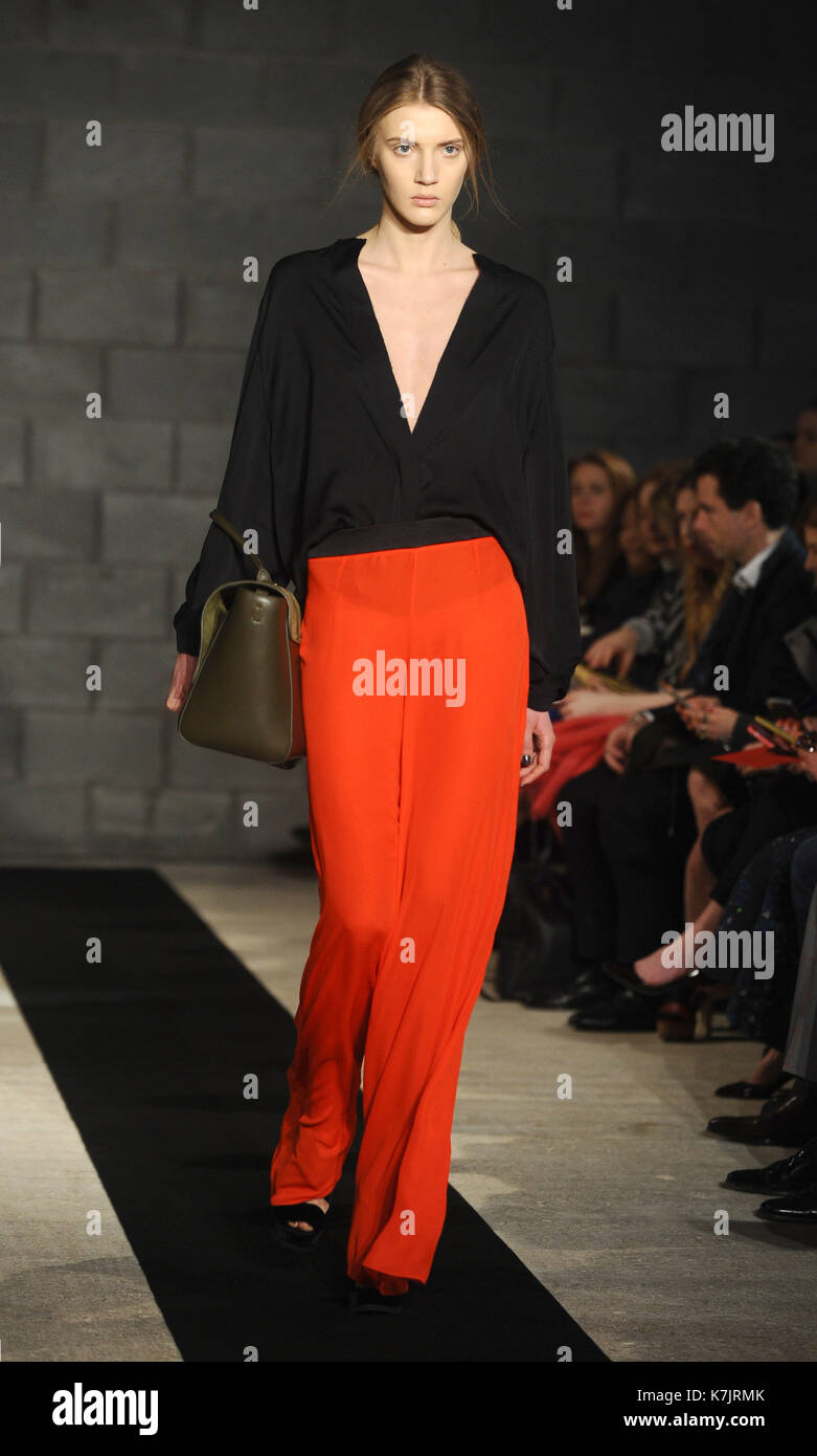 Fashion catwalk model low cut cleavage hi-res stock photography and ...