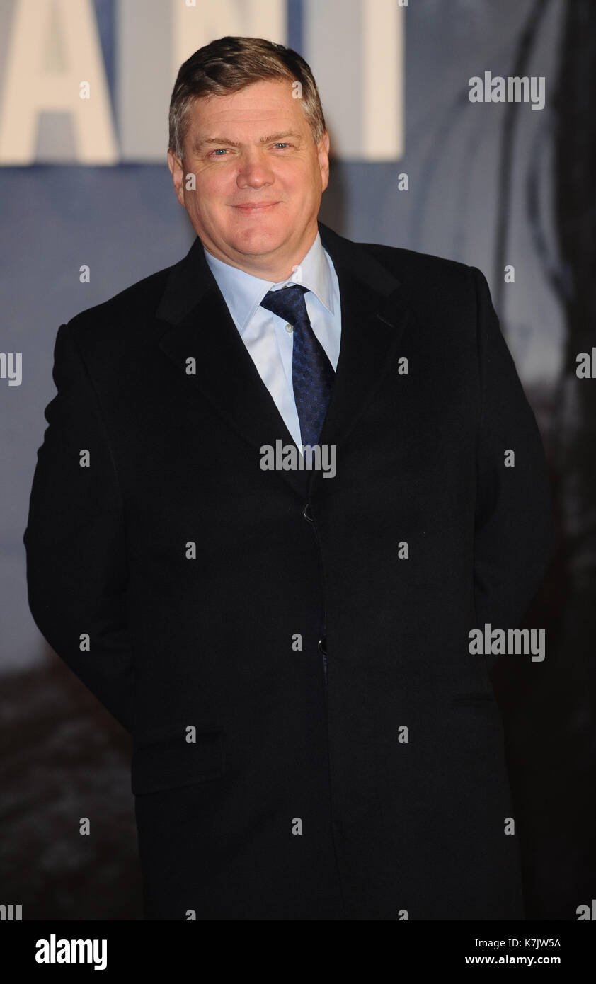 Ray mears hi-res stock photography and images - Alamy